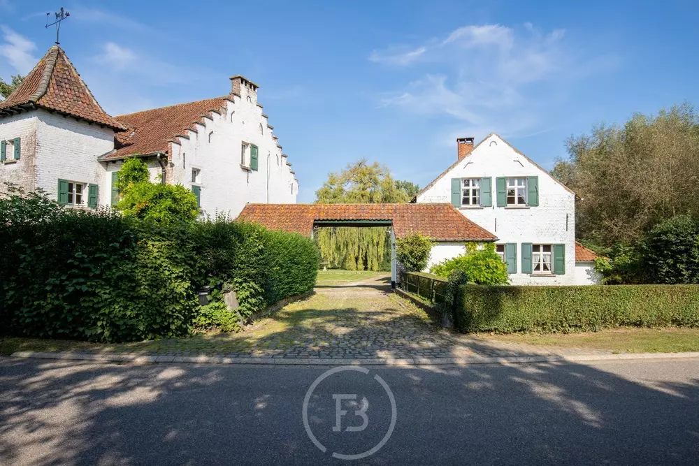 Historical water castle | Found & Baker